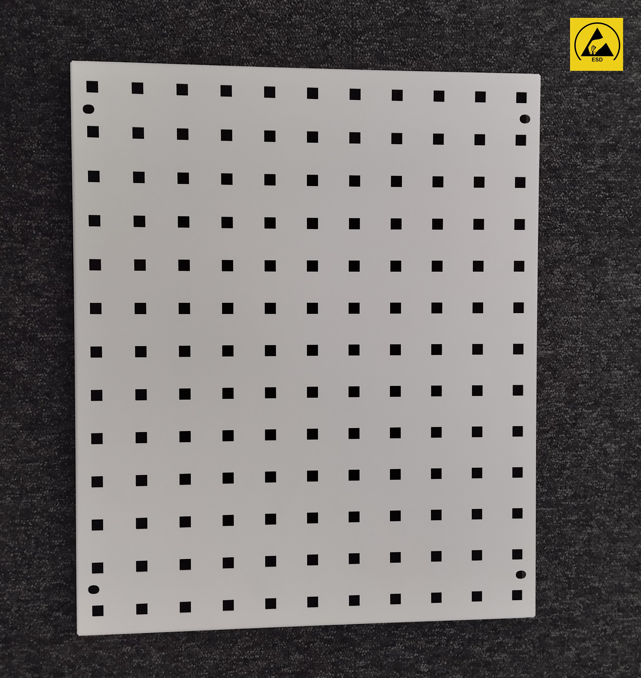 ESD perfopanel s otvory pro uchycení | Enprag